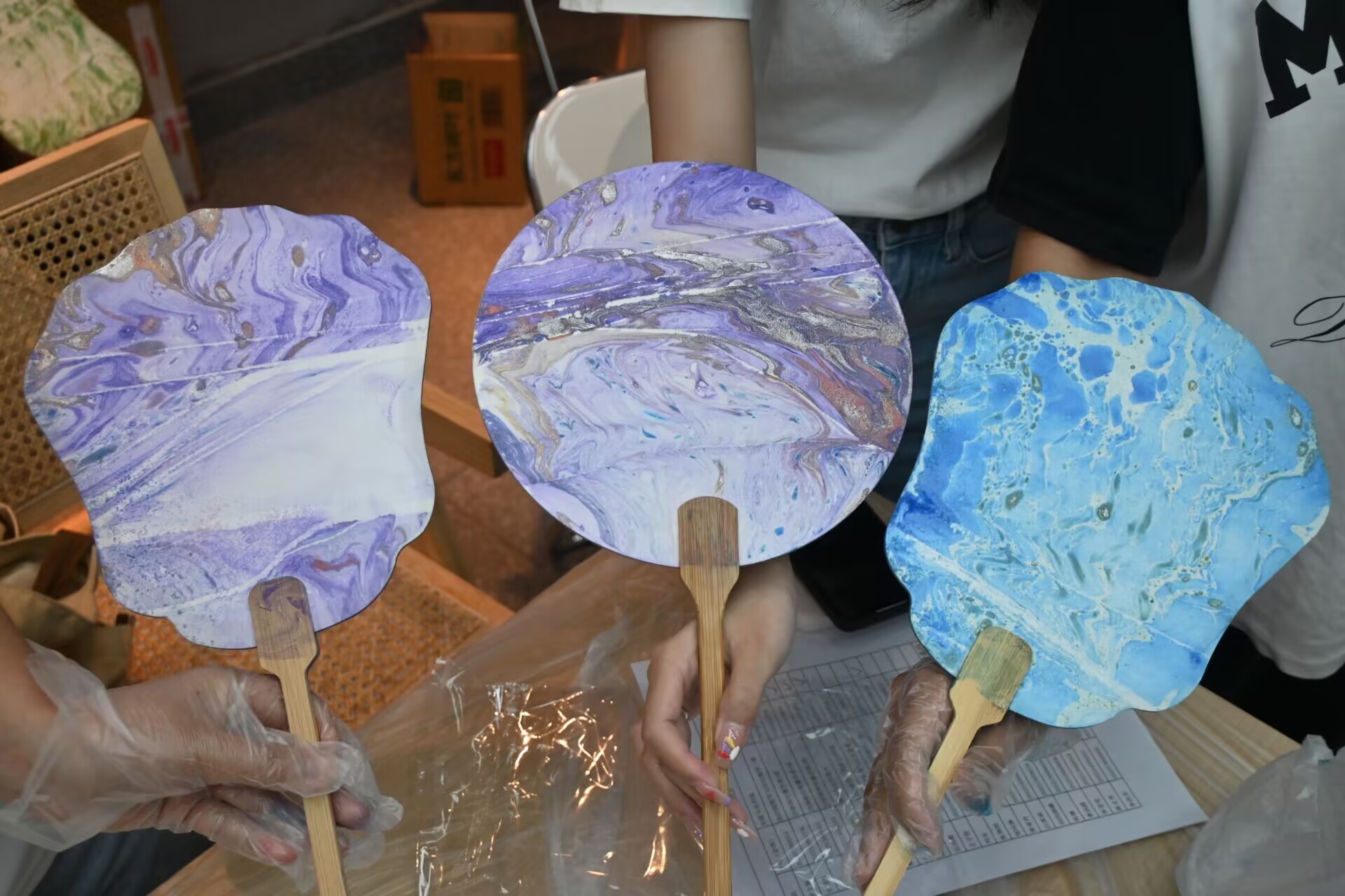 【科技文化月】理工学院举办传统文化非遗漆扇体验活动-桂林学院官方网站